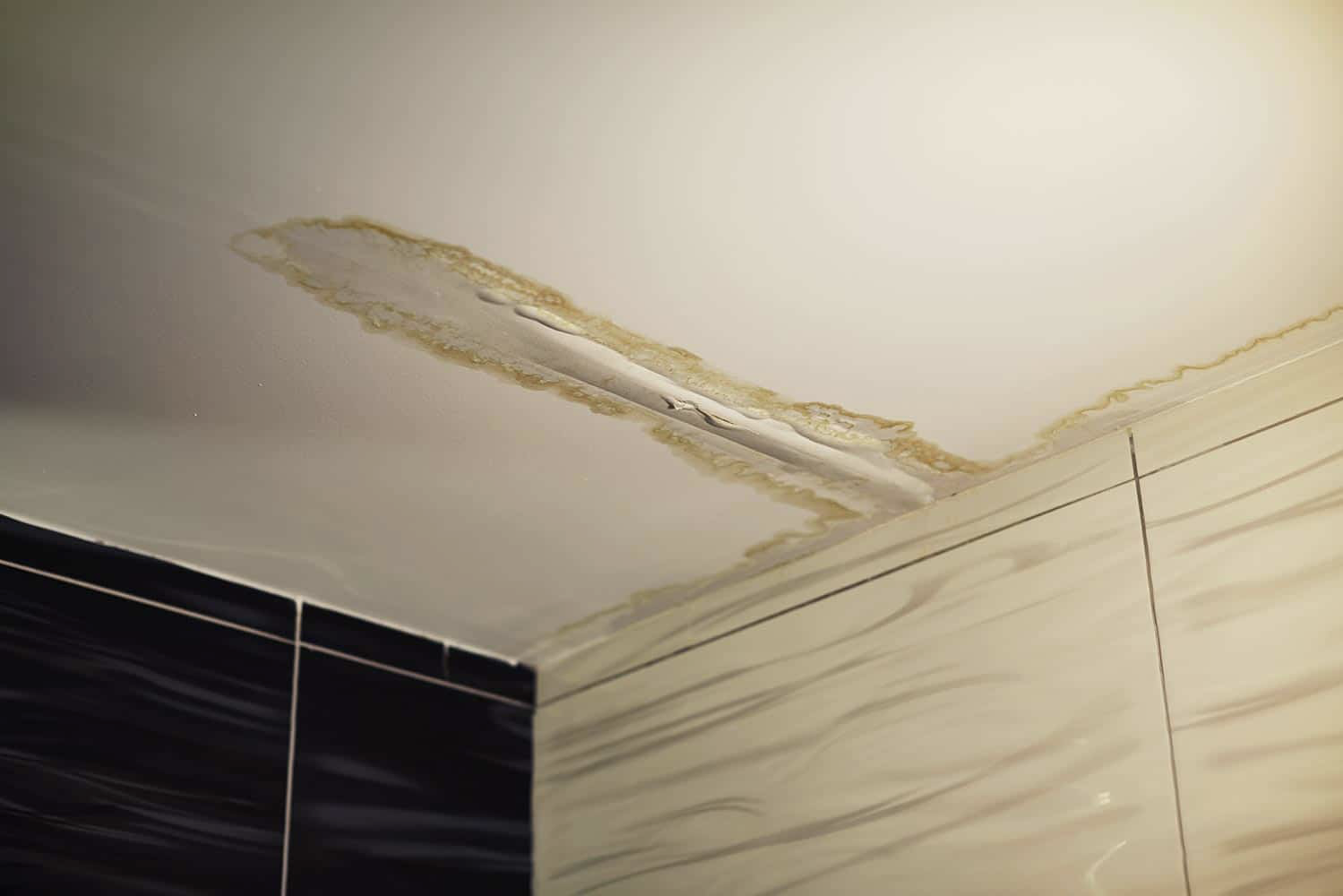 Types Of Ceiling Cracks With Pictures (IS IT SERIOUS?!) - DIY Home Ninja