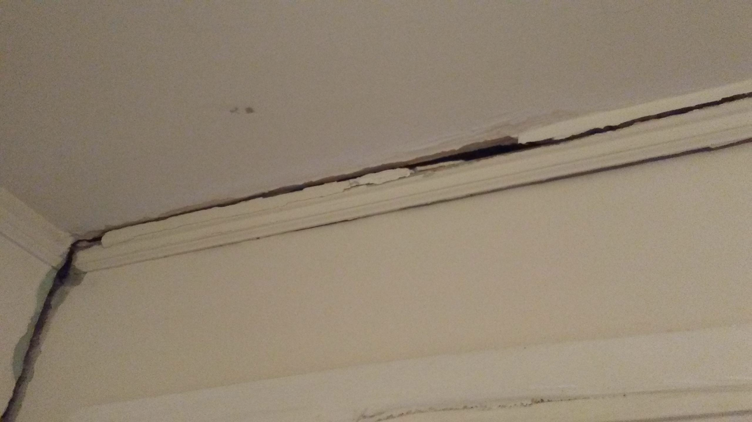 Types Of Ceiling Cracks With Pictures (IS IT SERIOUS?!) - DIY Home Ninja